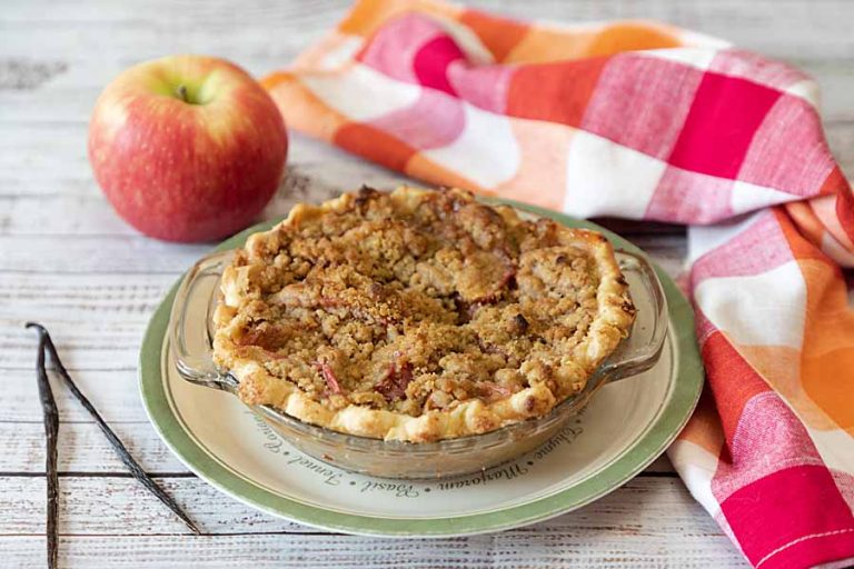 Original Betty Crocker French Apple Pie (with an efficiency trick ...